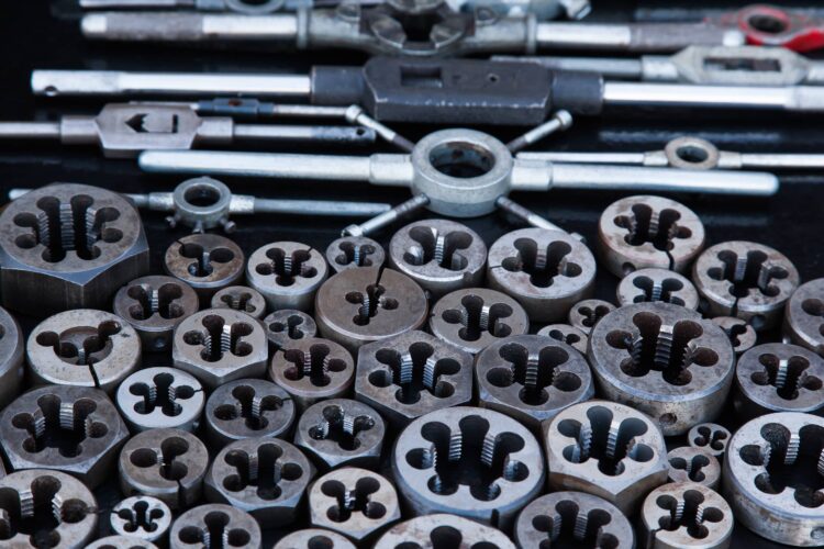 Tips for Designing Threaded Parts for CNC Machining | Fast Radius